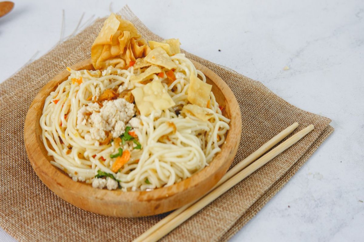 Buat Resep Mie Pedas Viral dengan Cara Ini - Official Astronauts Blog