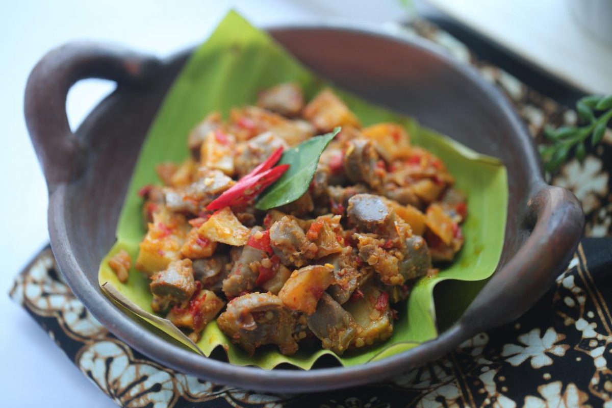 Resep Sambel Goreng Ati Kentang, Sajian Berbuka yang Pedas & Gurih ...