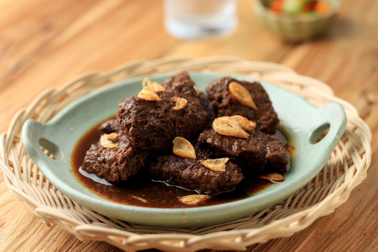 Resep Semur Daging Sapi Spesial, Dijamin Bikin Ketagihan! - Official ...