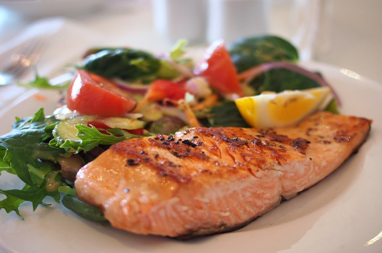 Kaya Nutrisi dan Lezat, Ini Dia Resep Mudah Membuat Salmon Steak ...