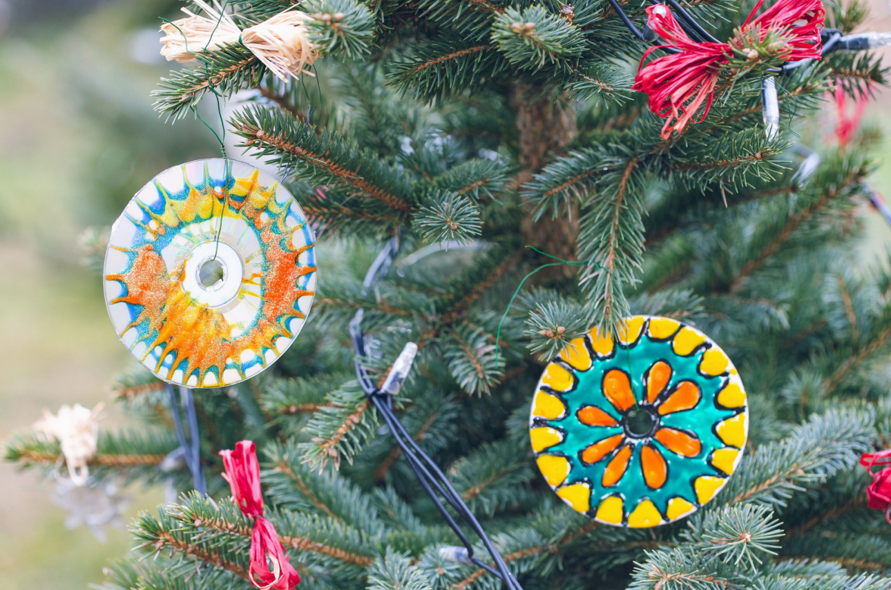 10 Ide & Tutorial DIY Dekorasi Hiasan Pohon Natal yang Unik dan Hemat ...