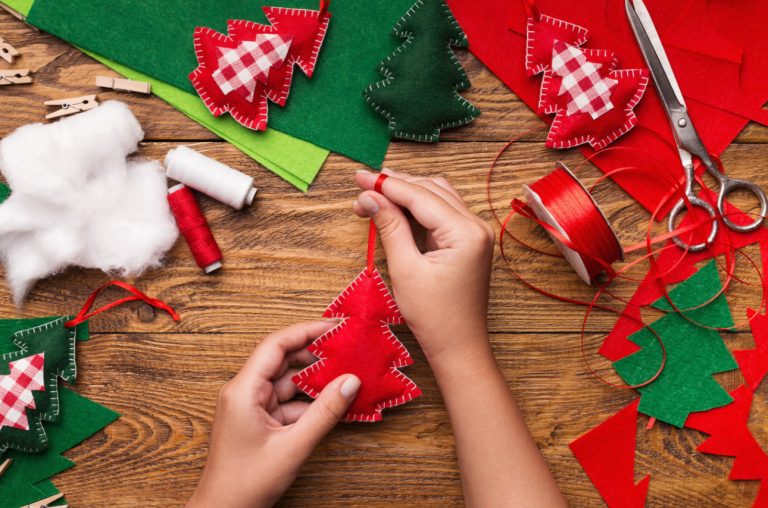 10 Ide & Tutorial DIY Dekorasi Hiasan Pohon Natal yang Unik dan Hemat ...