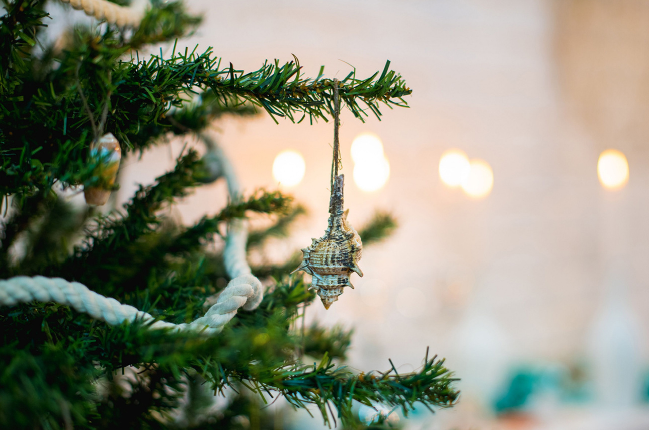 10 Ide & Tutorial DIY Dekorasi Hiasan Pohon Natal yang Unik dan Hemat ...